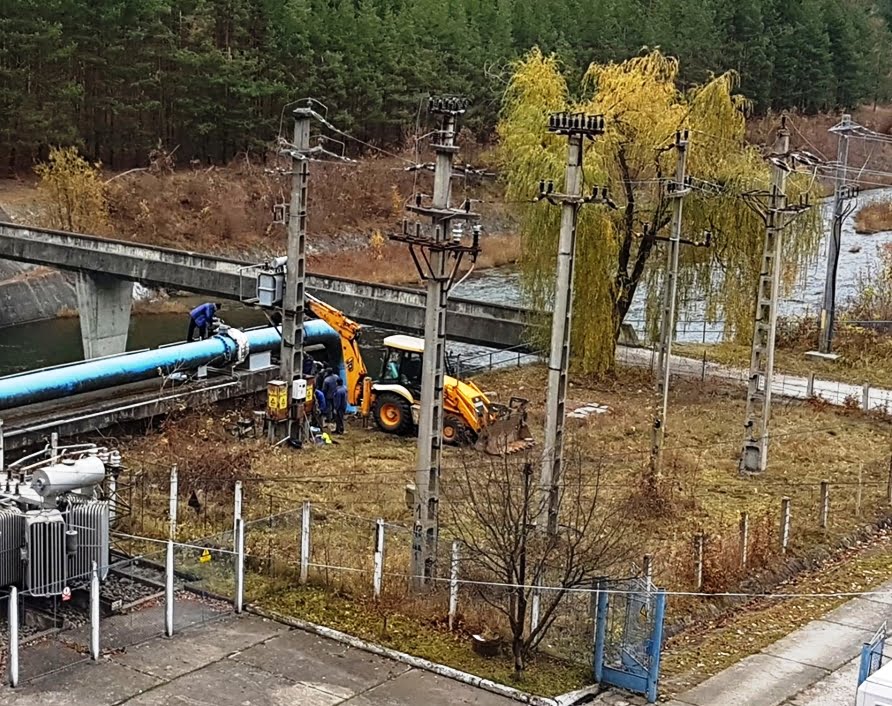 S-au finalizat lucrarile la conducta de la Poiana Uzului si s-a inceput ... S-au finalizat lucrarile la conducta de la Poiana Uzului si s-a inceput ...