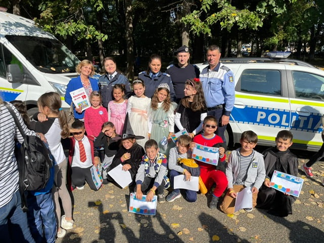 Politistii, jandarmii si specialistii de la Antidrog au desfasurat o ...